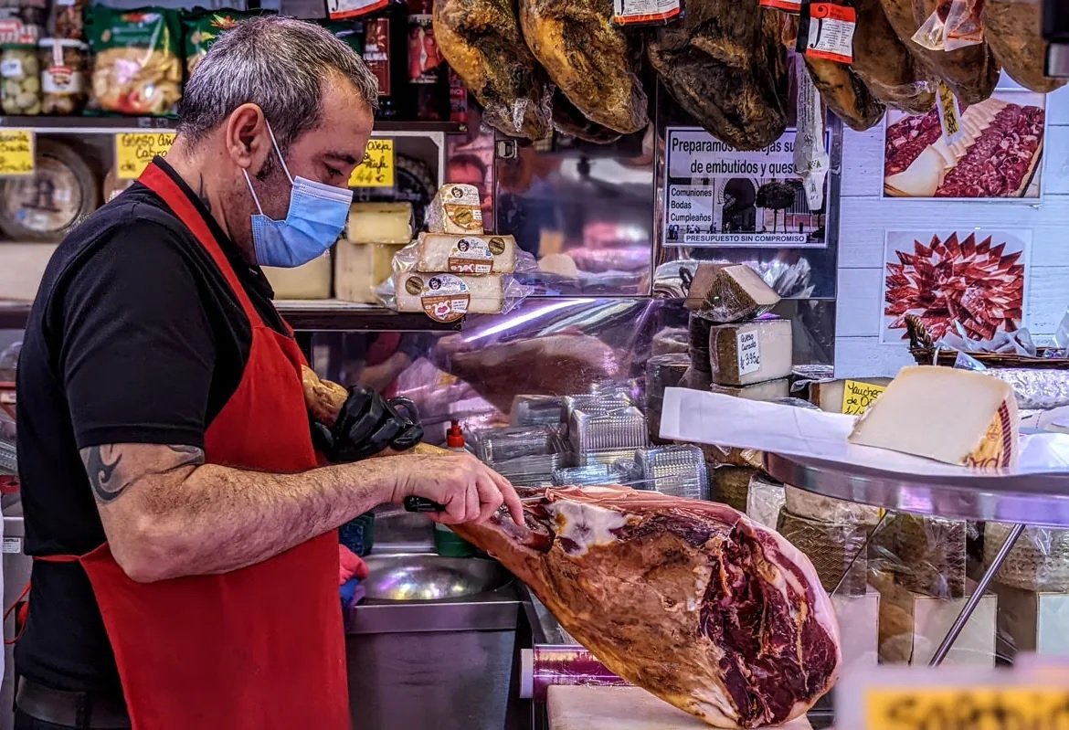 Podiel mäsa a kostí - Jamon.sk